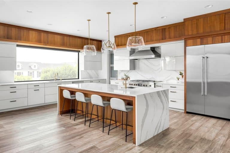 Waterfall Edge Quartzite Countertops: Is It The Right Setup For You ...